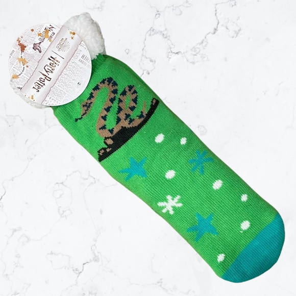 Warner Bros. | Accessories | Wizarding World Fluffy Slytherin Sherpa ...